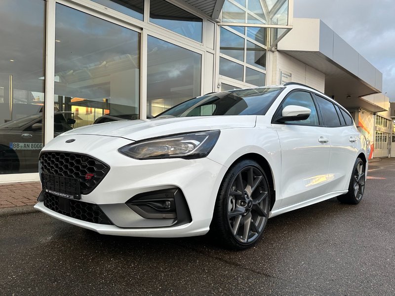 Ford Focus Turnier ST/Automatik/LED/ACC/B&O gebraucht kaufen in ...