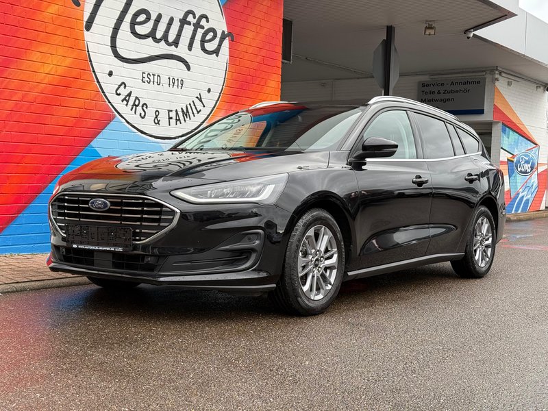 Ford Focus Turnier Titanium 1.0 gebraucht kaufen in Herrenberg Preis ...